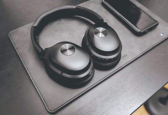 Cowin SE7: אוזניות עם תג מחיר נמוך, צליל איכותי ועוצמתי | מעריב