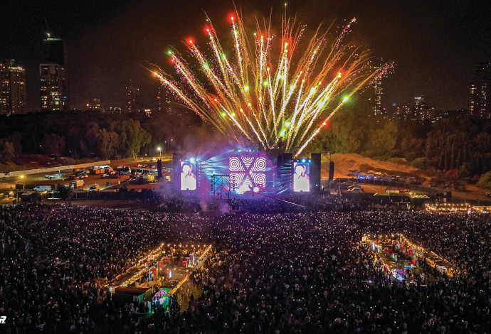 כרטיס פתוח: מה עומד מאחורי "אינפלציית" ההכרזות על “סולד אאוט"? | מעריב