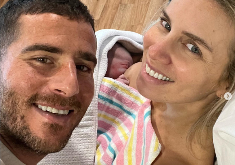 תומר ושונית חמד הפכו הורים לארבעה: וזה השם שבחרו לבתם הטרייה | TMI