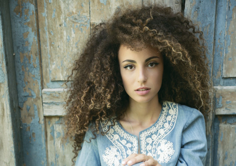 יובל דיין חושפת בהתרגשות: "פעם ראשונה בסוכה משלנו" | TMI