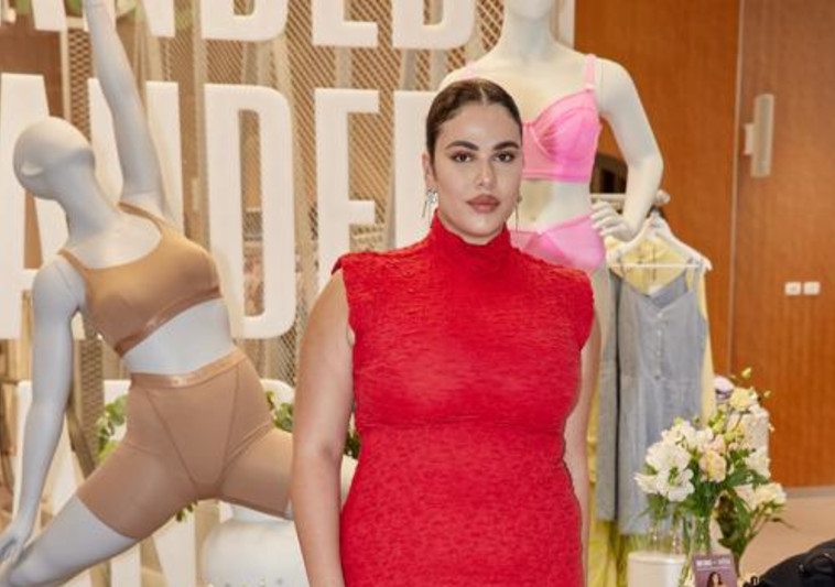 שי זנקו מדגמנת הלבשה תחתונה ל-terminal x | TMI