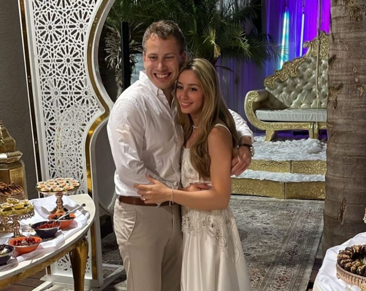 אבנר נתניהו מותקף: "איזה כיף לחגוג כשאבא מפקיר חטופים בשבי" | TMI