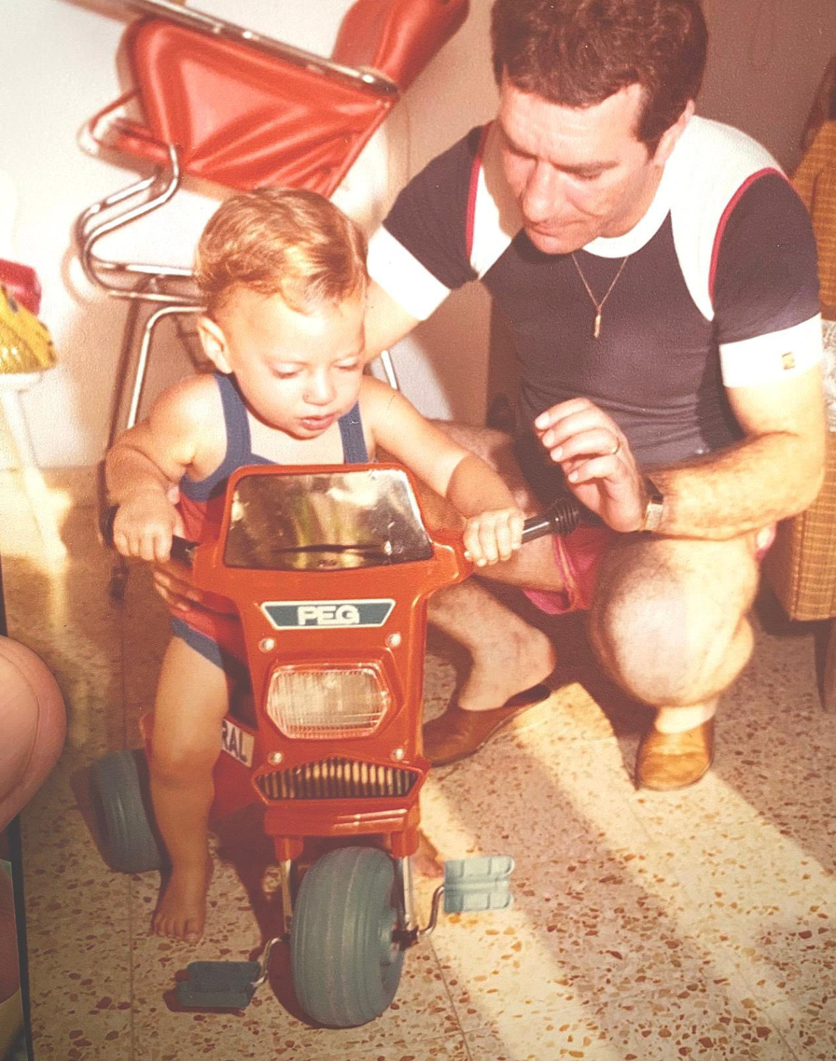 אביהו פנחסוב נפרד מאביו, שהלך לעולמו | TMI