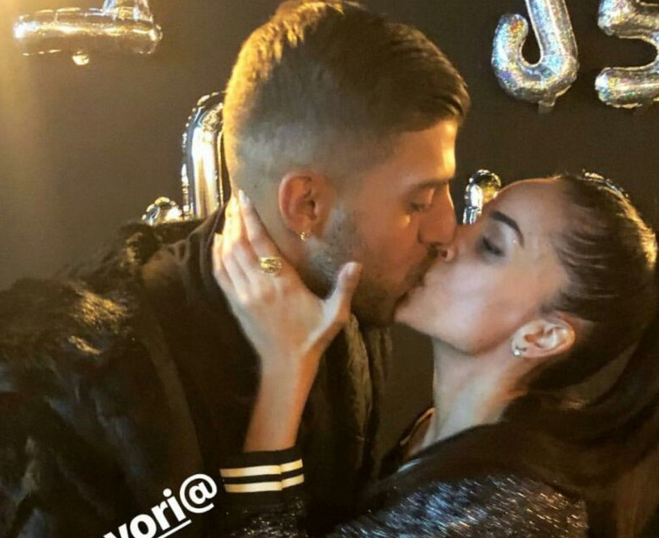 אורטל עמר ובן אל תבורי מתקרבים Tmi