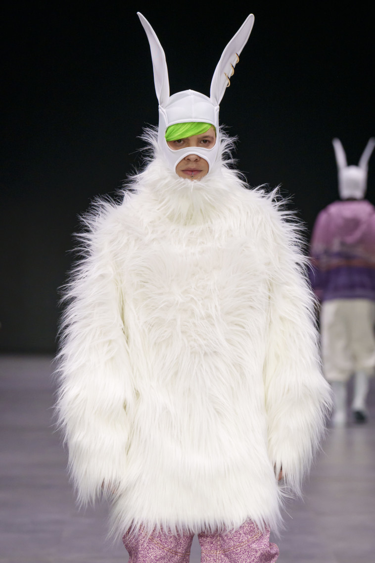 WHITE RABBIT: תצוגת האופנה של JOR-D נתנה לנו שיעור בחוכמת חיים | מעריב