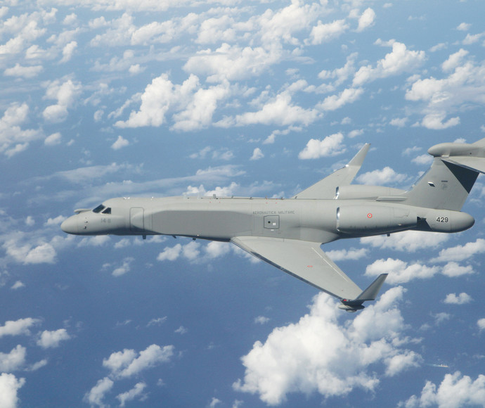 מודיעין של 360 מעלות: הצצה למטוס המשימה הראשון שנמסר לאיטליה | מעריב