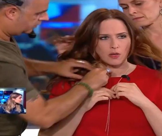 לאחר הסרטון המביך המלבישה של יונית לוי יוצאת להגנתה מעריב
